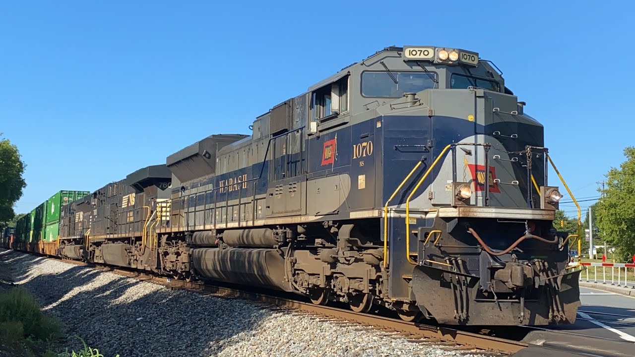 Ns Stack Train 214 Passes Through Harrisburg Nc With Ns Leader 1070 9