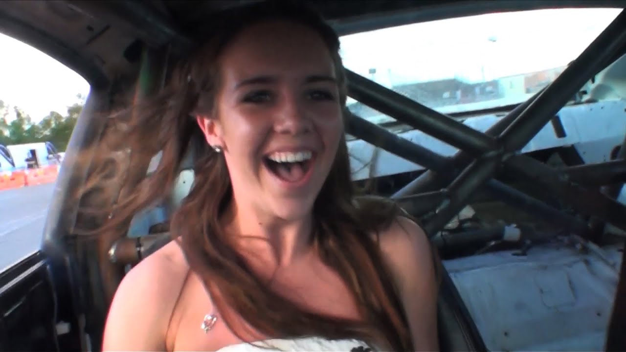 Drifting With Girl Loose In Car Youtube