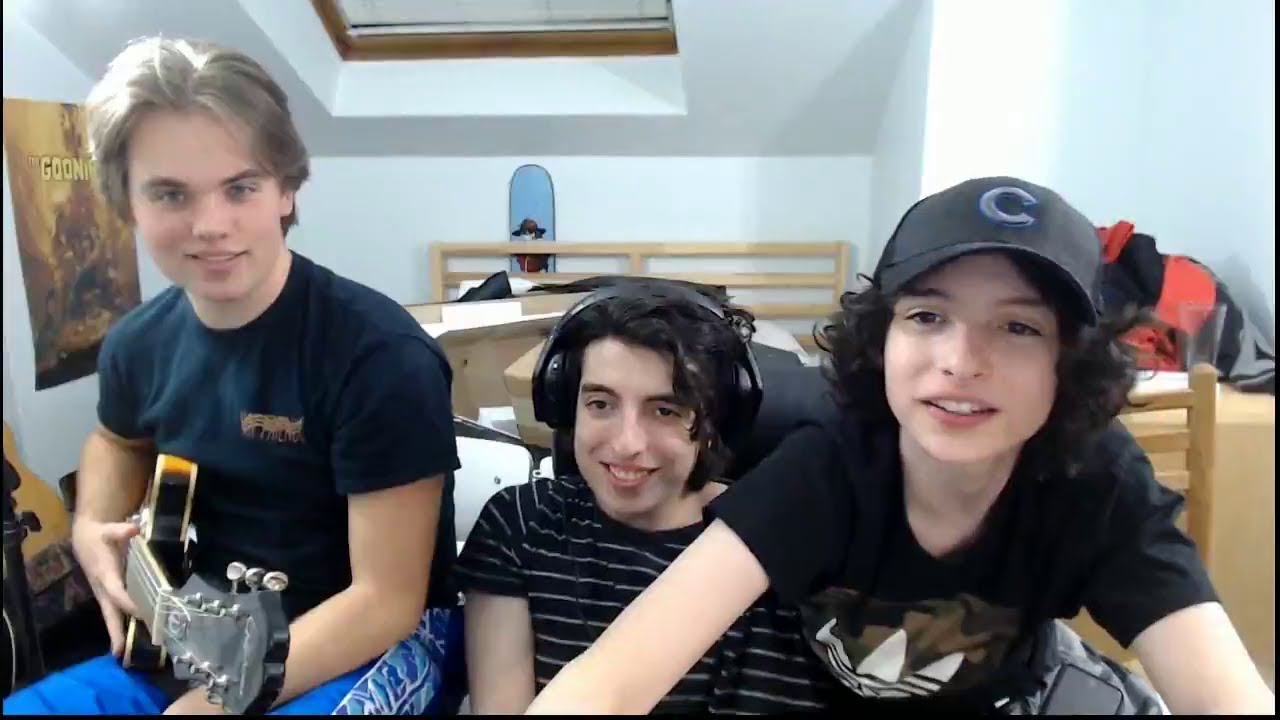 Finn Wolfhard Nick Wolfhard Twitch Stream 17 Dec 2017 Youtube