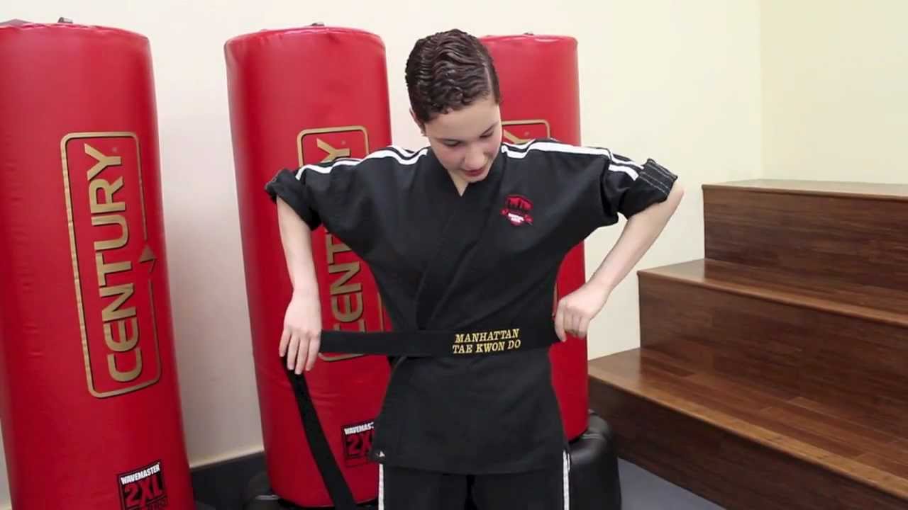How To Tie Your Karate Belt Youtube