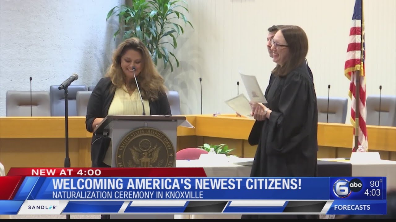 Welcoming America S Newest Citizens Naturalization Ceremony Held In