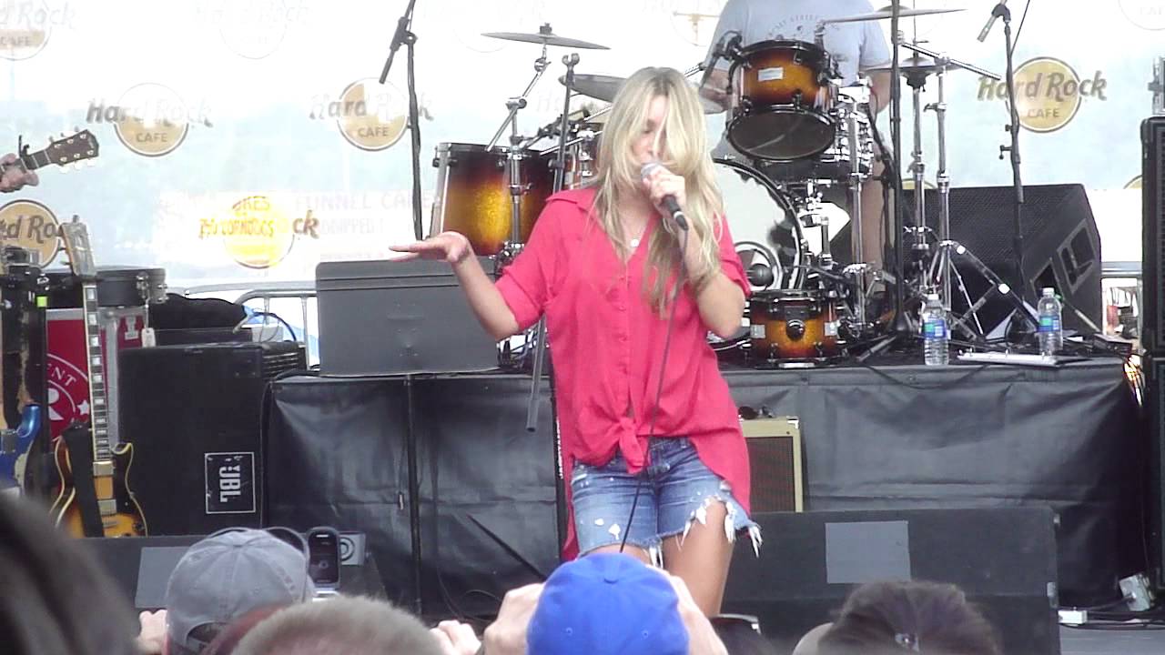 Whitney Duncan Skinny Dippin Live Cma Fest 2012 Youtube