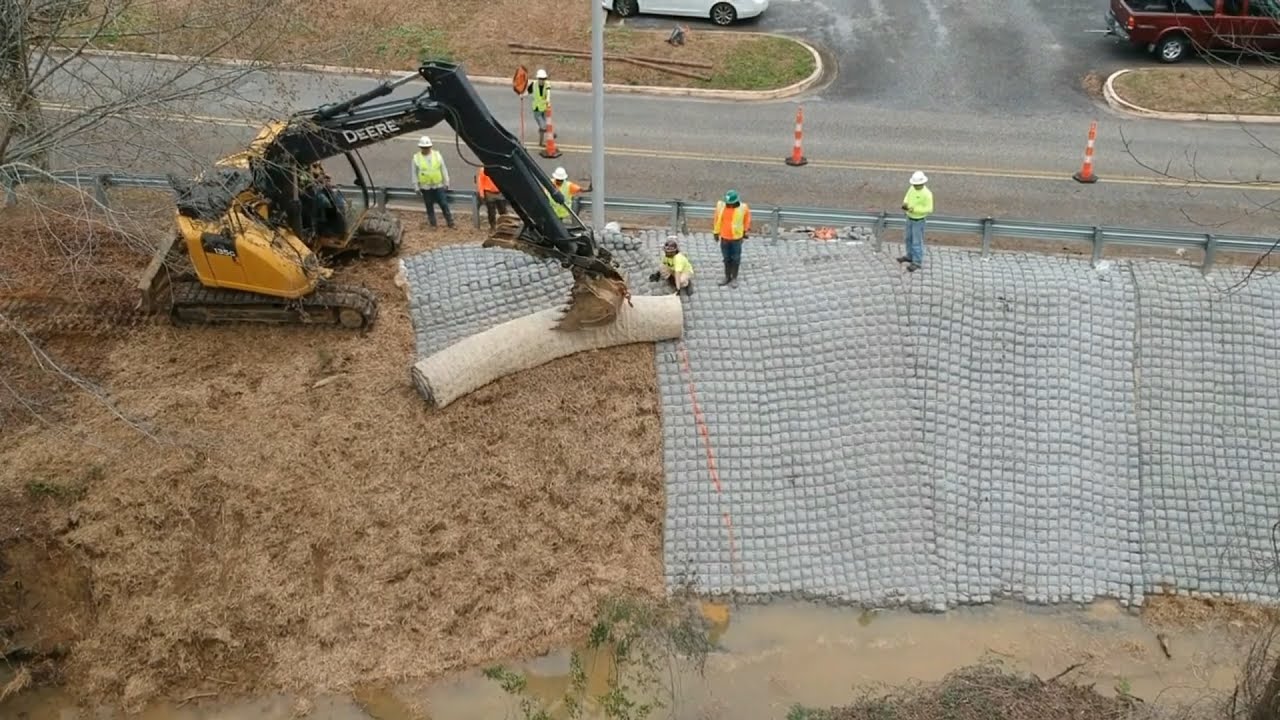 Steep Slope Stream Bank Eco Friendly Flexamat Installation For Erosion