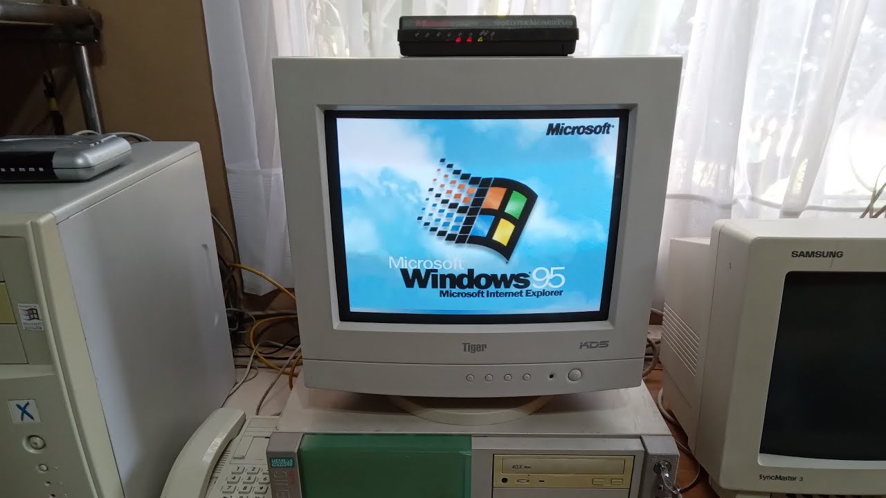 Windows 95 Desktop Computer