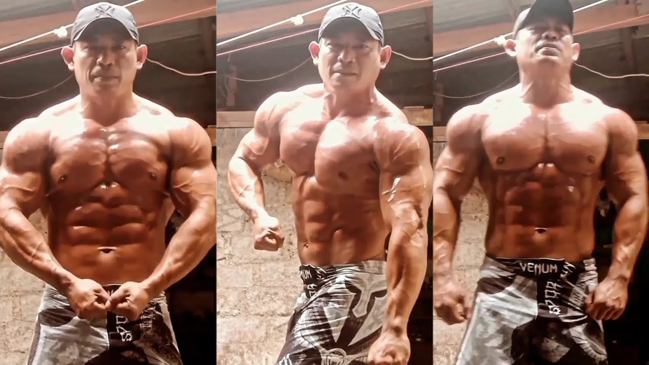 Indonesian Bodybuilder Muscular Body Pose Youtube
