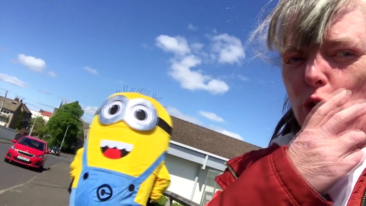 How Do You Pass A Minion The Game Youtube