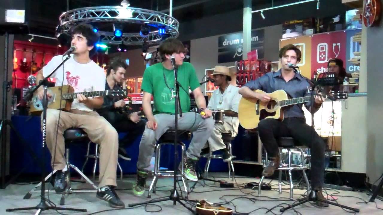 100 Monkeys Best Buy In Store 8 25 11 Junkie Youtube