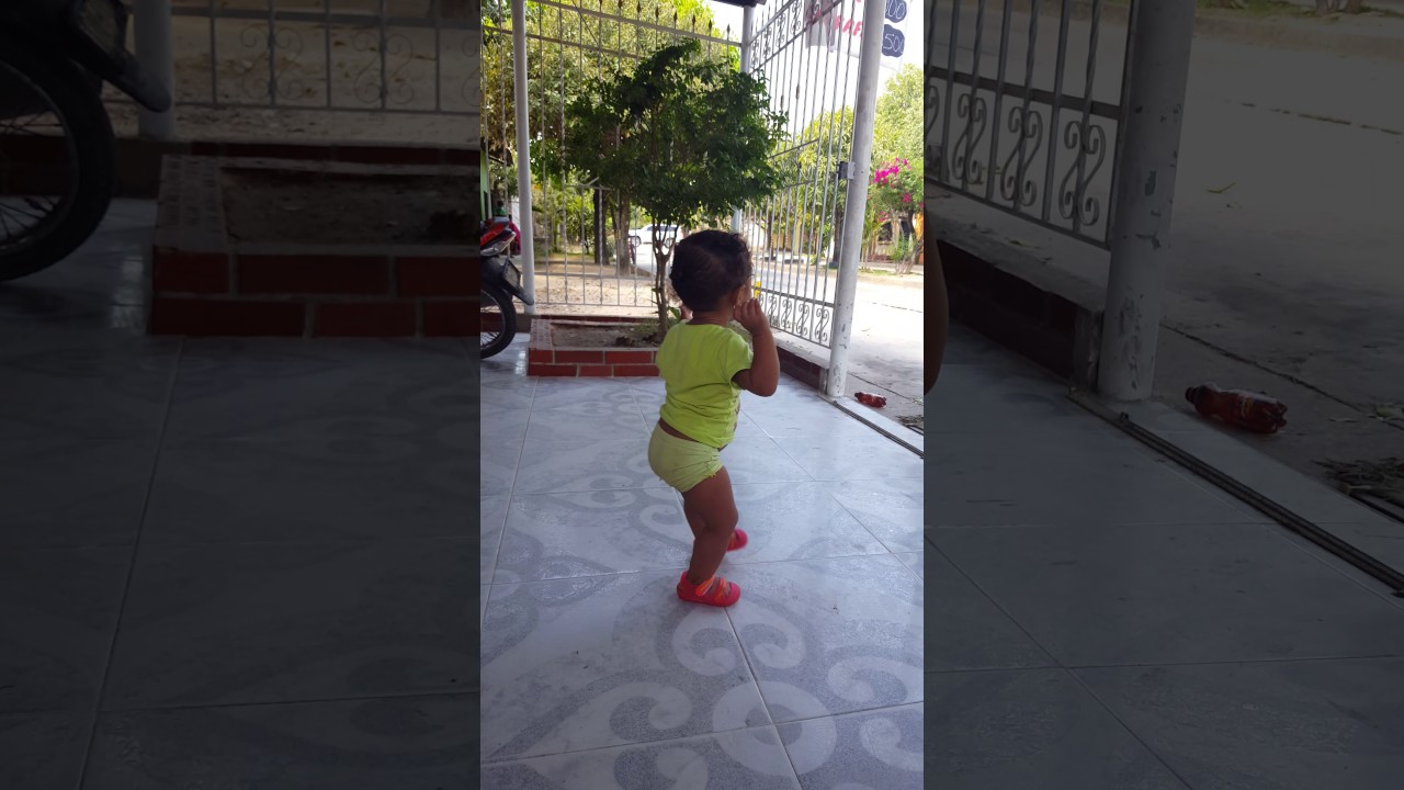 Niña De Un Año Meneando La Batea Youtube