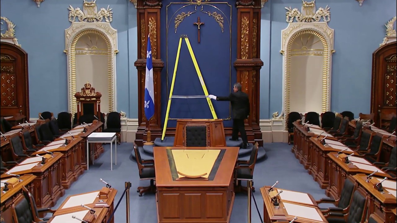 Le Crucifix Est Retiré Du Salon Bleu De L Assemblée Nationale à Québec