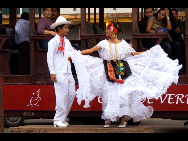 Bailes Tipicos Veracruz Celebran Veracruz Es Folklore En El Paseo De