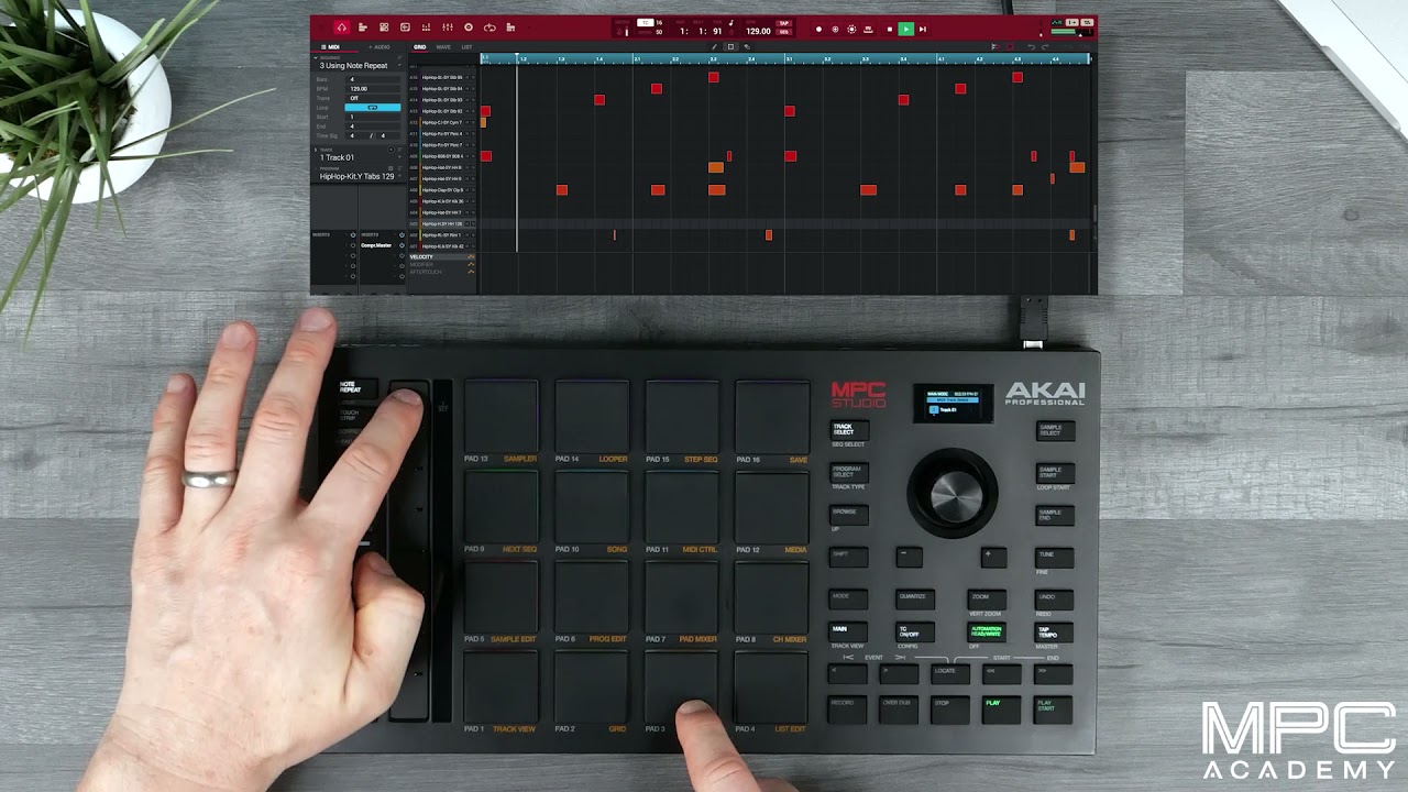 How To Use Note Repeat On Mpc Studio Youtube