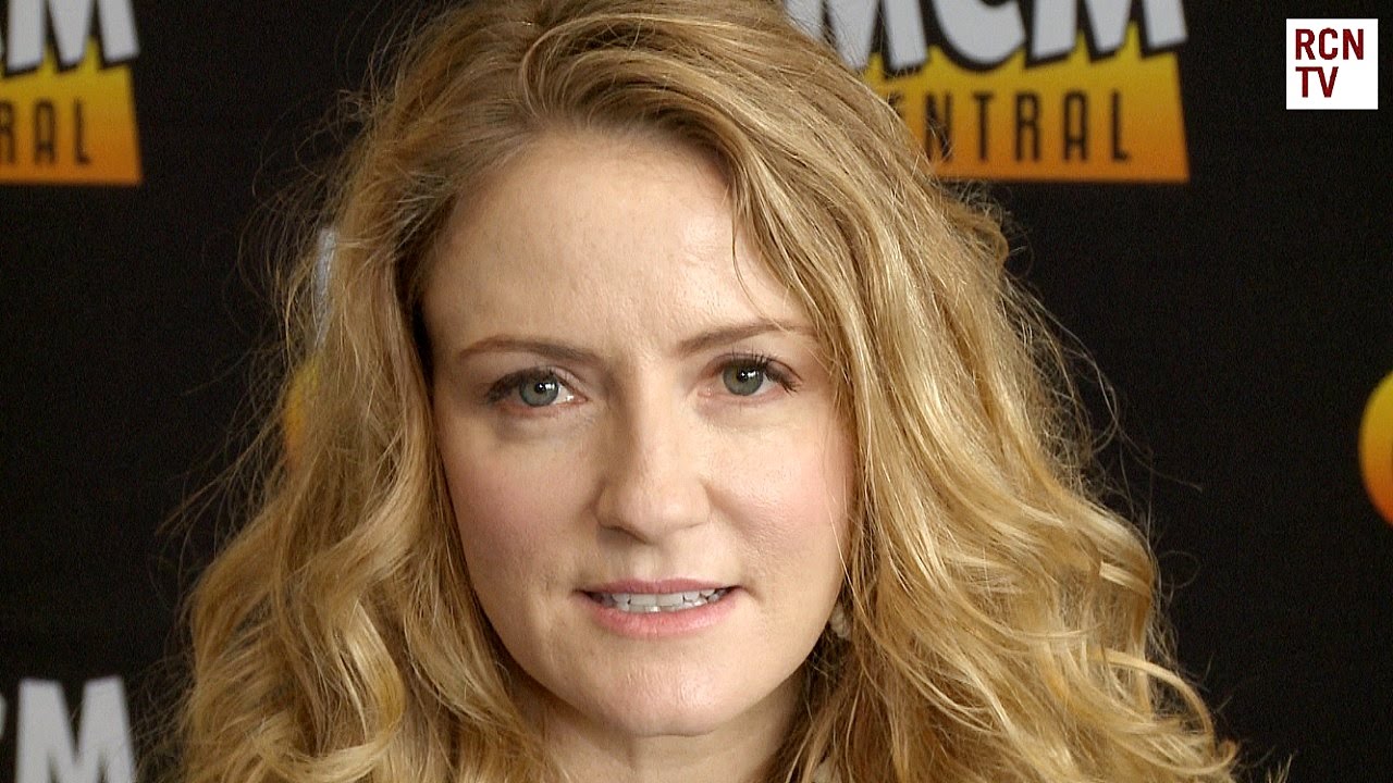 Murdoch Mysteries Helene Joy Interview Youtube