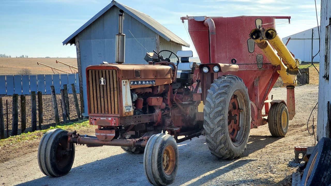Farmall 656 Grinding Hog Feed Youtube