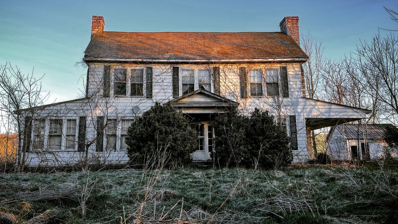 Forgotten Old Farm Houses