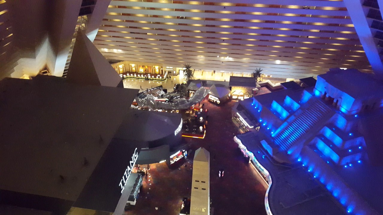 Luxor Las Vegas Inside The Pyramid Atrium Area Youtube