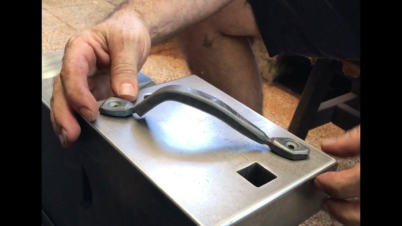 Forging A Simple Door Pull Youtube