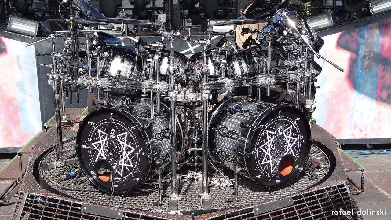 Joey Jordison S Drum Kit Photos São Paulo 2013 Slipknot Youtube