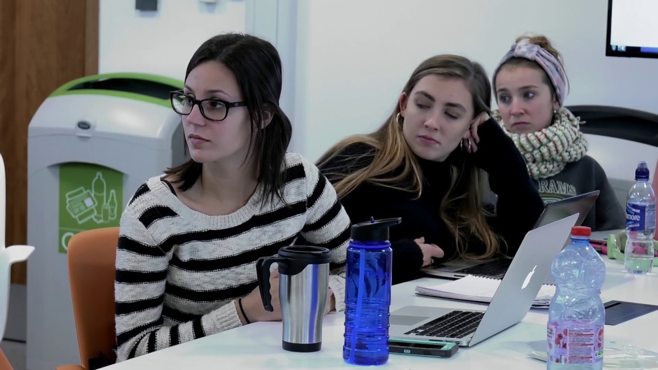 A Technology Enhanced Active Learning Space Youtube