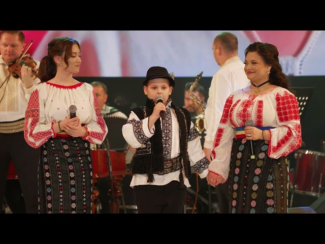 Andra ,Nicolae & Laura Olteanu -Hai Romane te trezeste