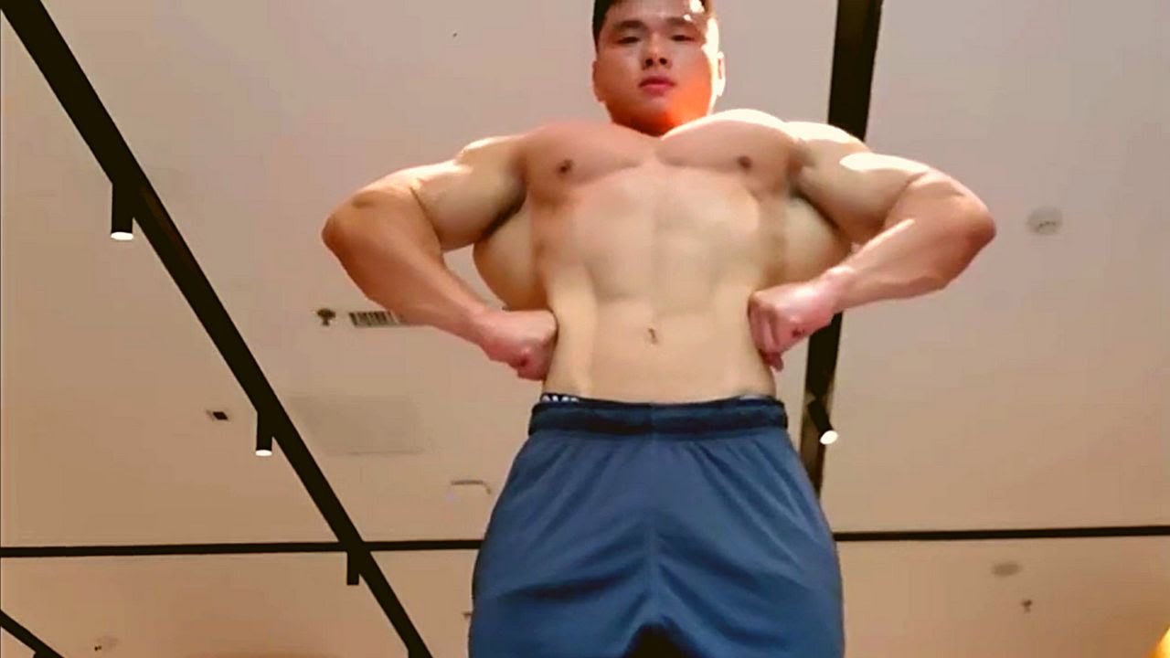 Chinese Bodybuilder Muscle Flexing 107 Youtube