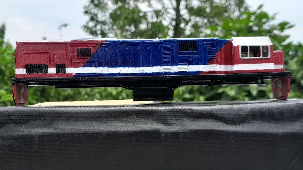 Review Miniatur Lokomotif Cc201 Youtube