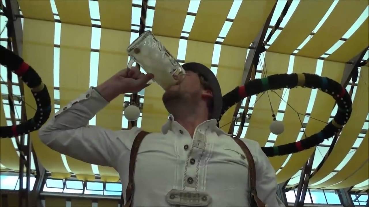 Man Drinks Stein In 5 Seconds At Oktoberfest Youtube