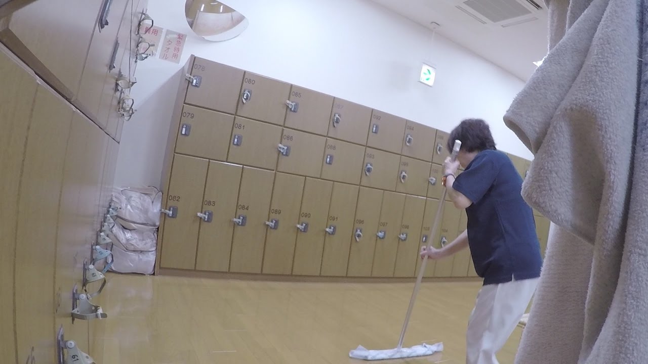 Women In The Male S Changing Room At Onsen In Japan Youtube