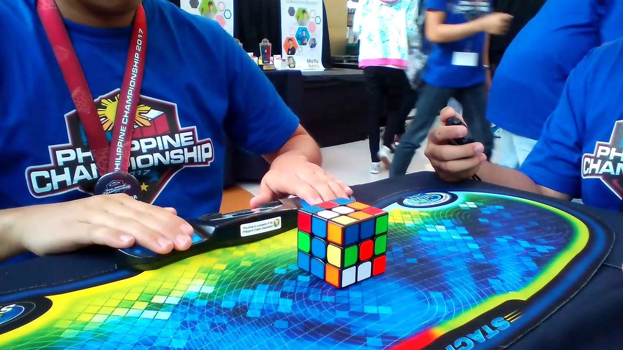 15 Year Old Smashes World Record For Solving Rubik S Cube 52 Off