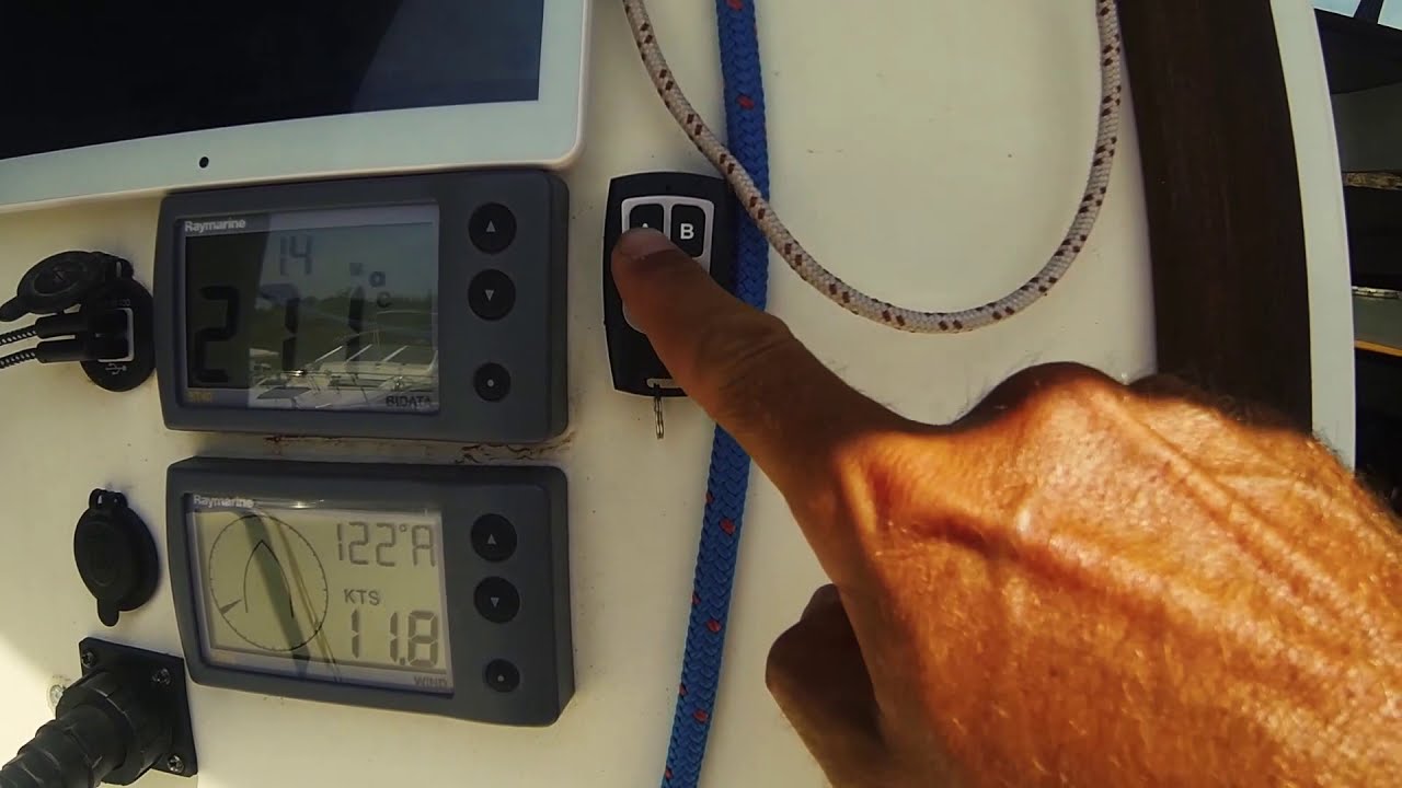 Raymarine St1000 St2000 Autopilot With 25 Usd Remote Control Cheap