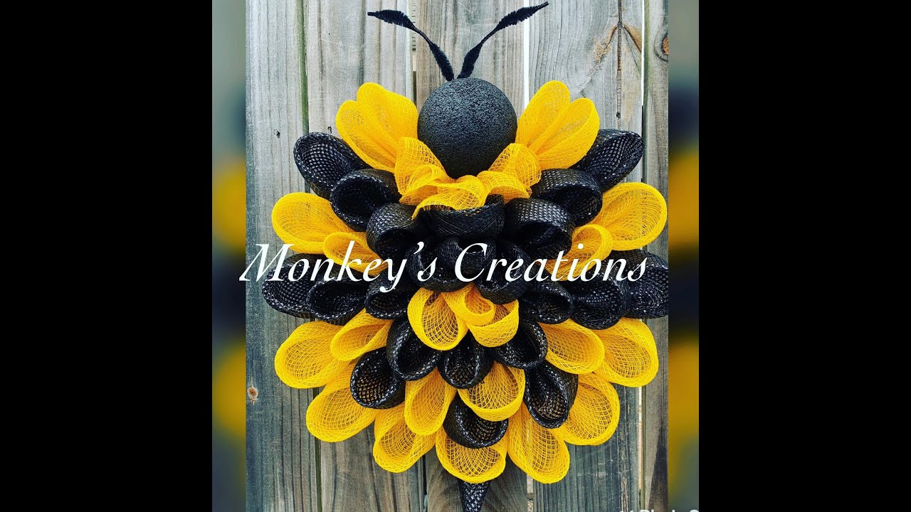 Diy An Easy Bumblebee Wreath Homedecor Spring Springdecor Easydiy