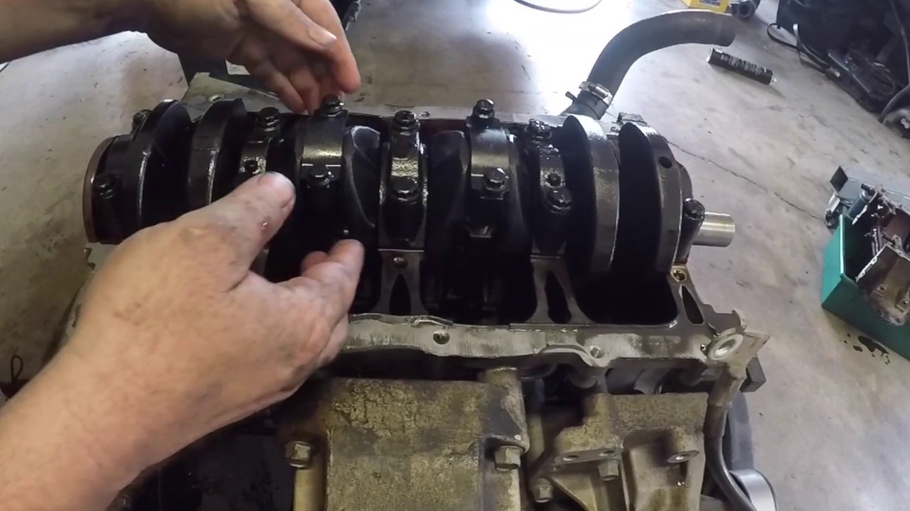 Big End Bearing Knock Or Rod Knock Example Youtube