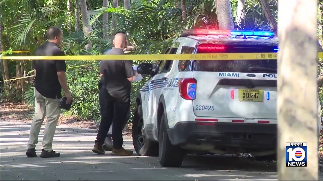 Police Officers Investigate Early Morning Shooting In Miami Youtube