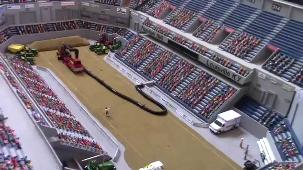 Freedom Hall National Pulling Tractor Display Youtube