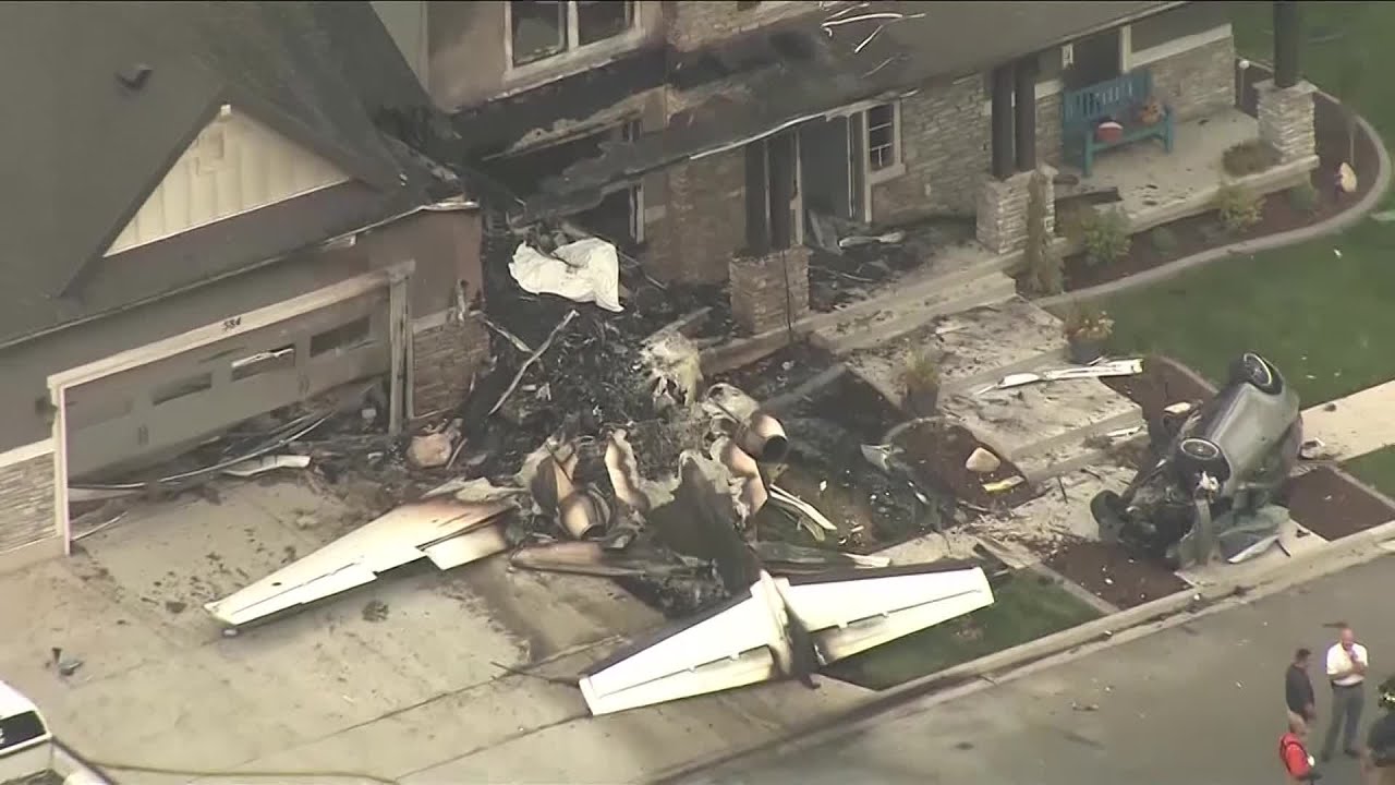 Plane Crashes Into House Youtube