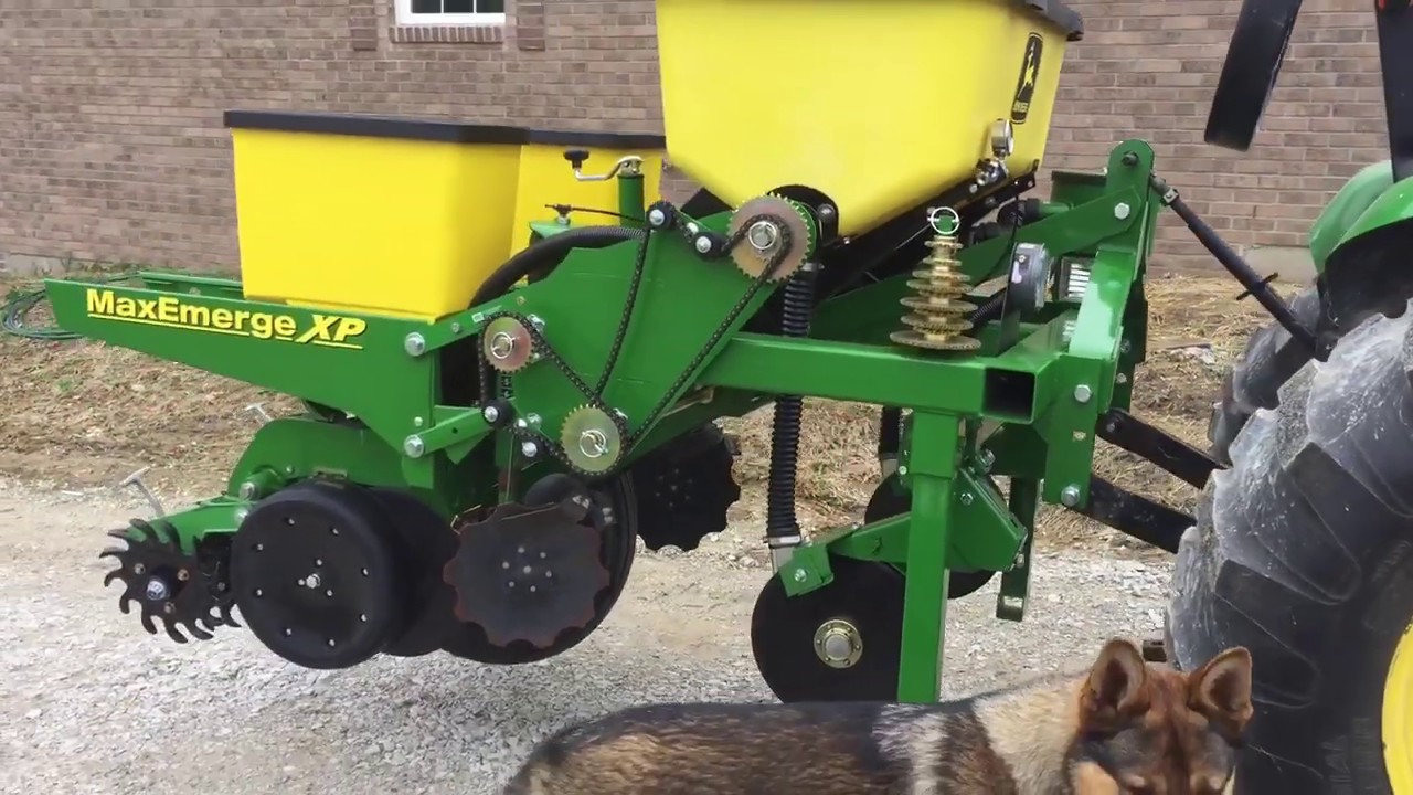 John Deere 1700 2 Row Precision Vacuum Planter Youtube