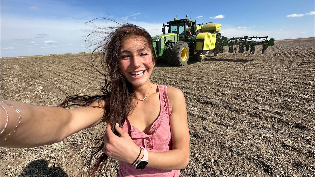 Last Day Of Planting Corn Laura Farms The Content Farm