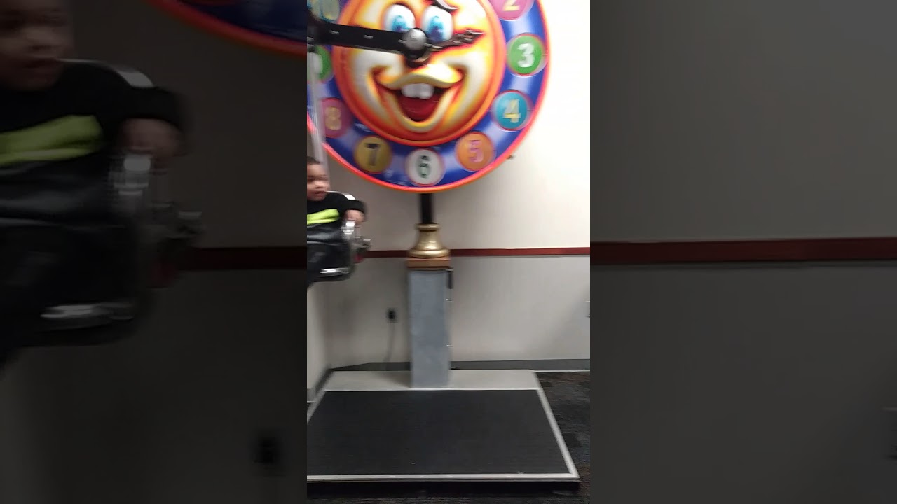 A Clock Ride At Chuck E Cheeses Youtube