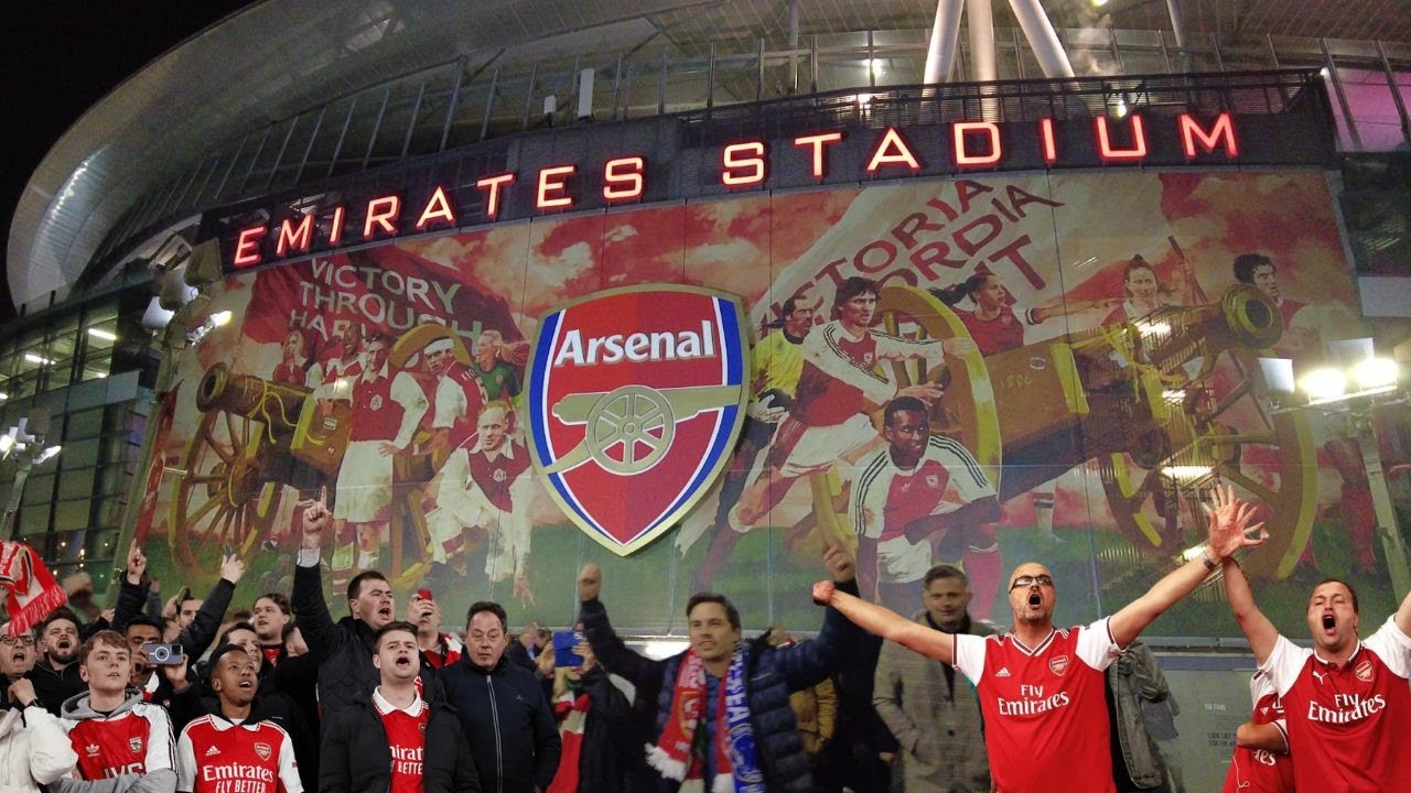 Arsenal Fans Celebrating Outstanding 5 0 Win Against Chelsea Emirates