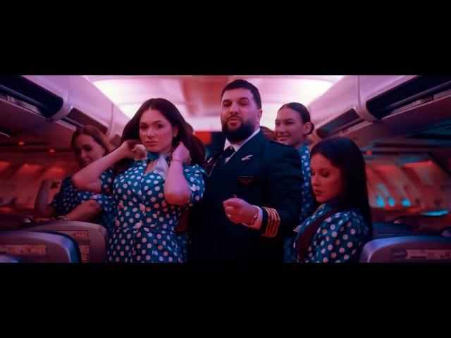 Tzanca Uraganu - Stati cu mainile la spate