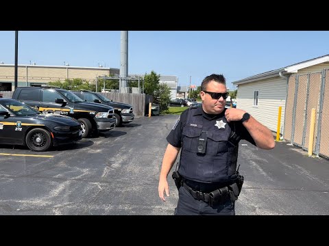 Tyrant Cop Tries To Intimidate Journalist I D Refusal First Amendment