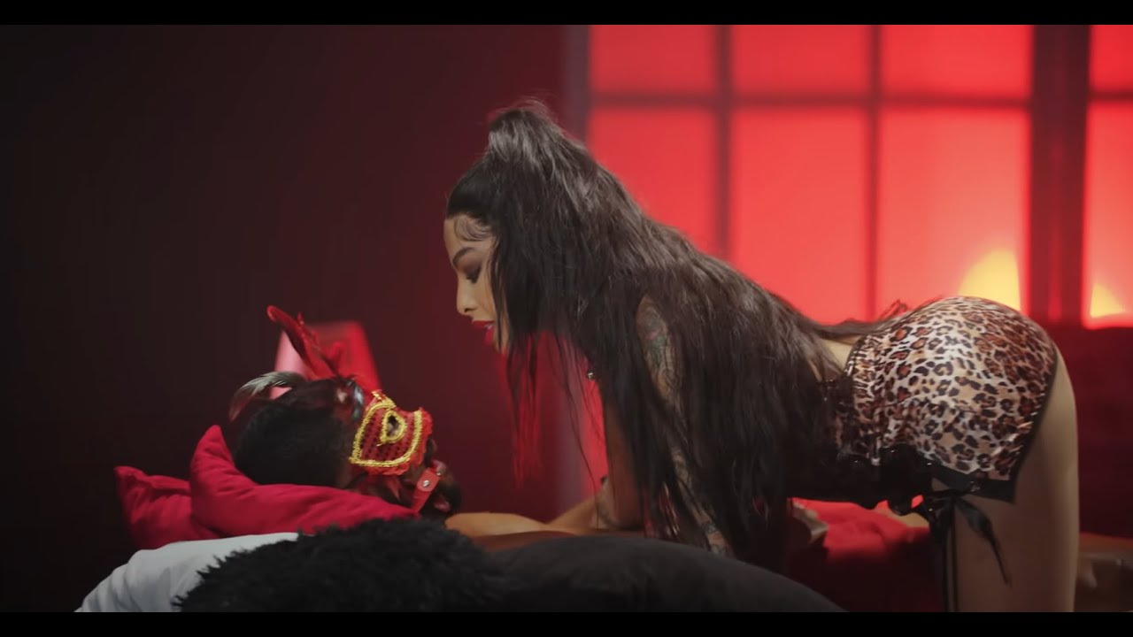 Yailin La Más Viral Silla Video Oficial Acordes Chordify