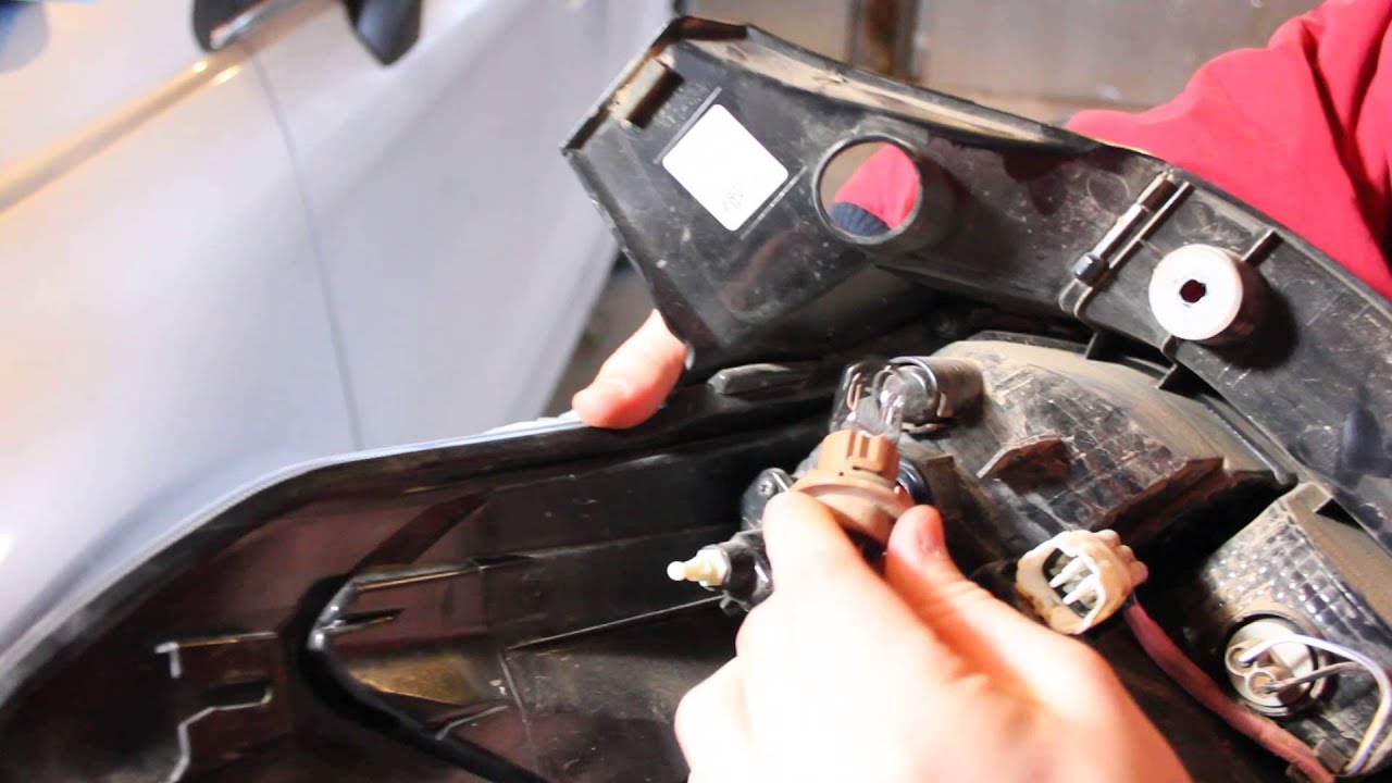 Forester Tail Light Removal And Replacment Youtube