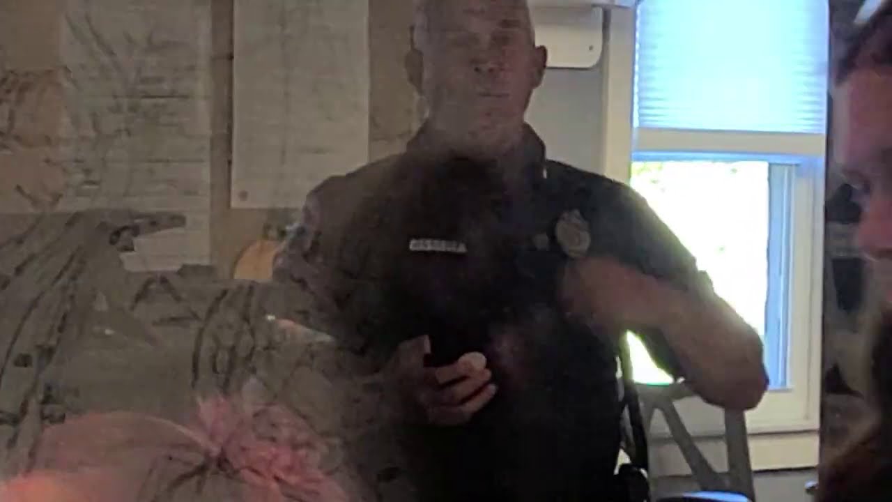 Karen Gets Triggered 1st Amendment Audit Youtube