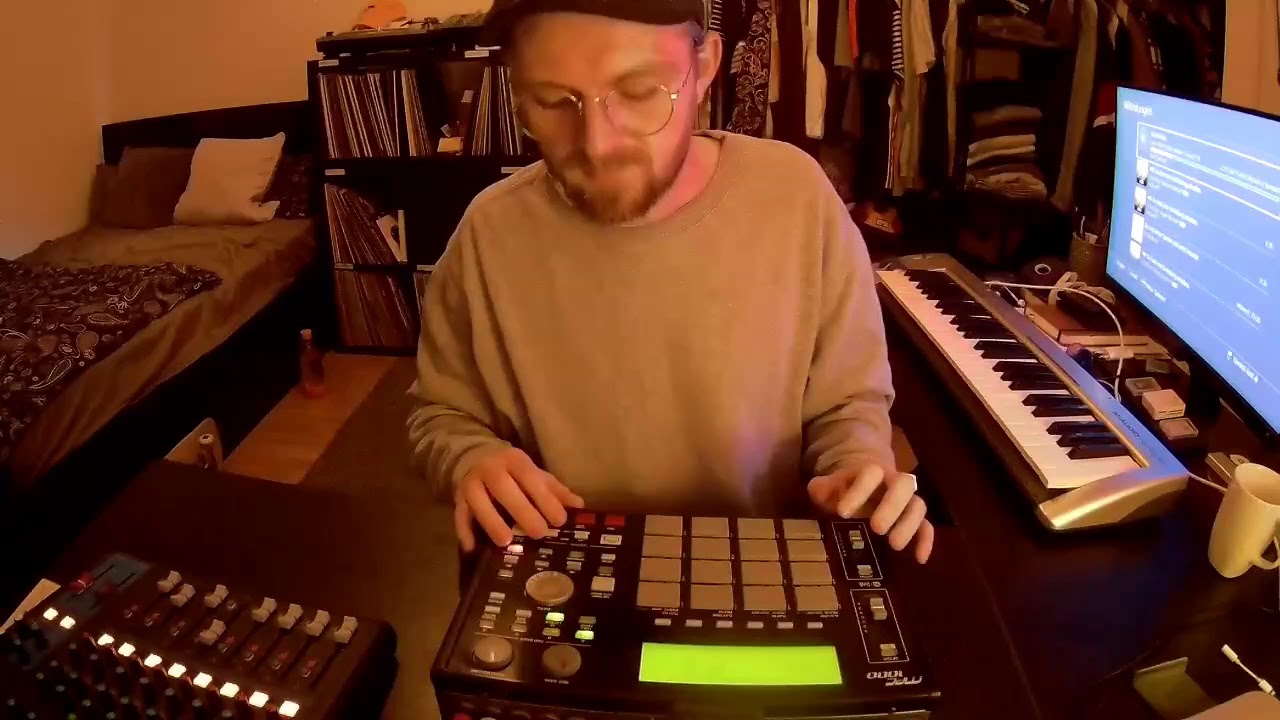 Akai Mpc 1000 Beat Making Youtube