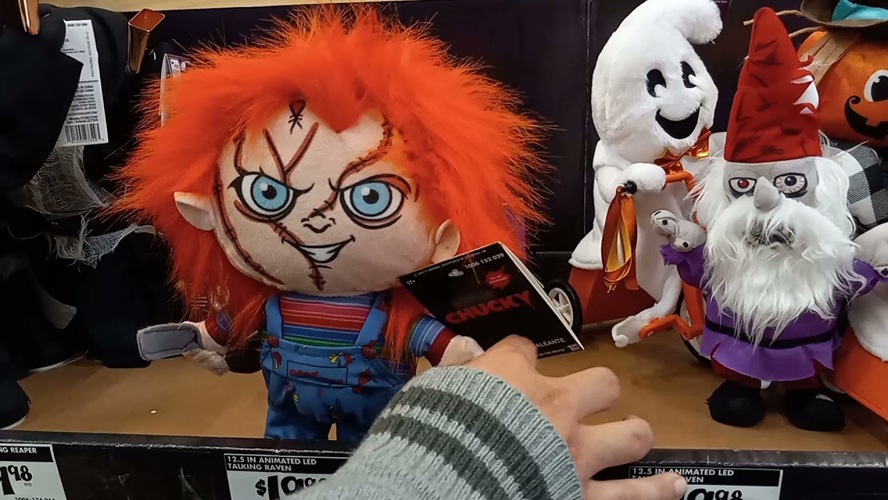 Setting Up A Chucky Doll That Walks Talks Child S Play 2021