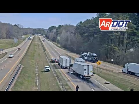 Horror Arkansas Distracted Tractor Trailer Driver Crashes Into Truck