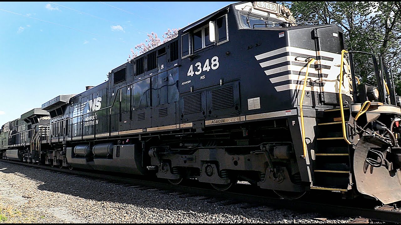Norfolk Southern Train Ac44c6m Gp38 2 Es 44dc 4 Engines Harrisburg