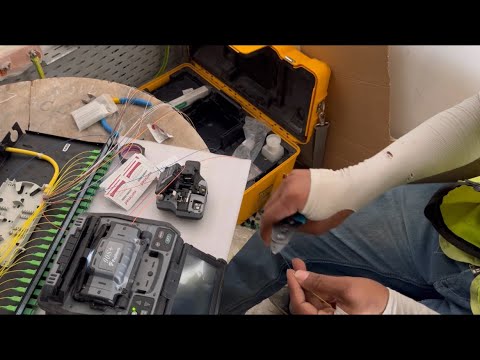 Fiber Cable Splicing Youtube