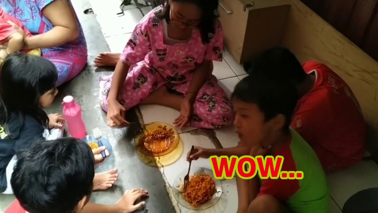 Challenge Makan Mie Pedas Youtube