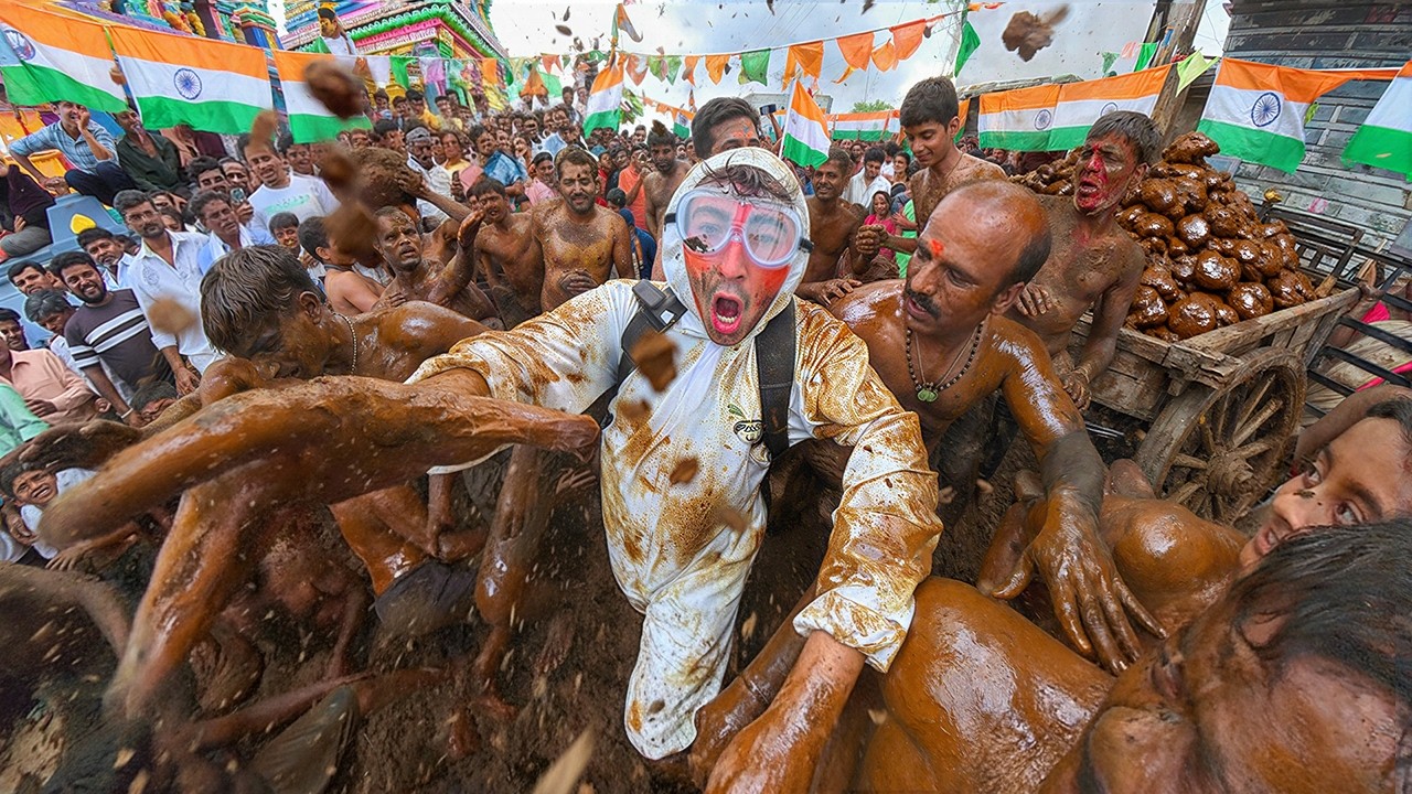 Inside India S Poop Throwing Festival рџ рџ ірџ Youtube